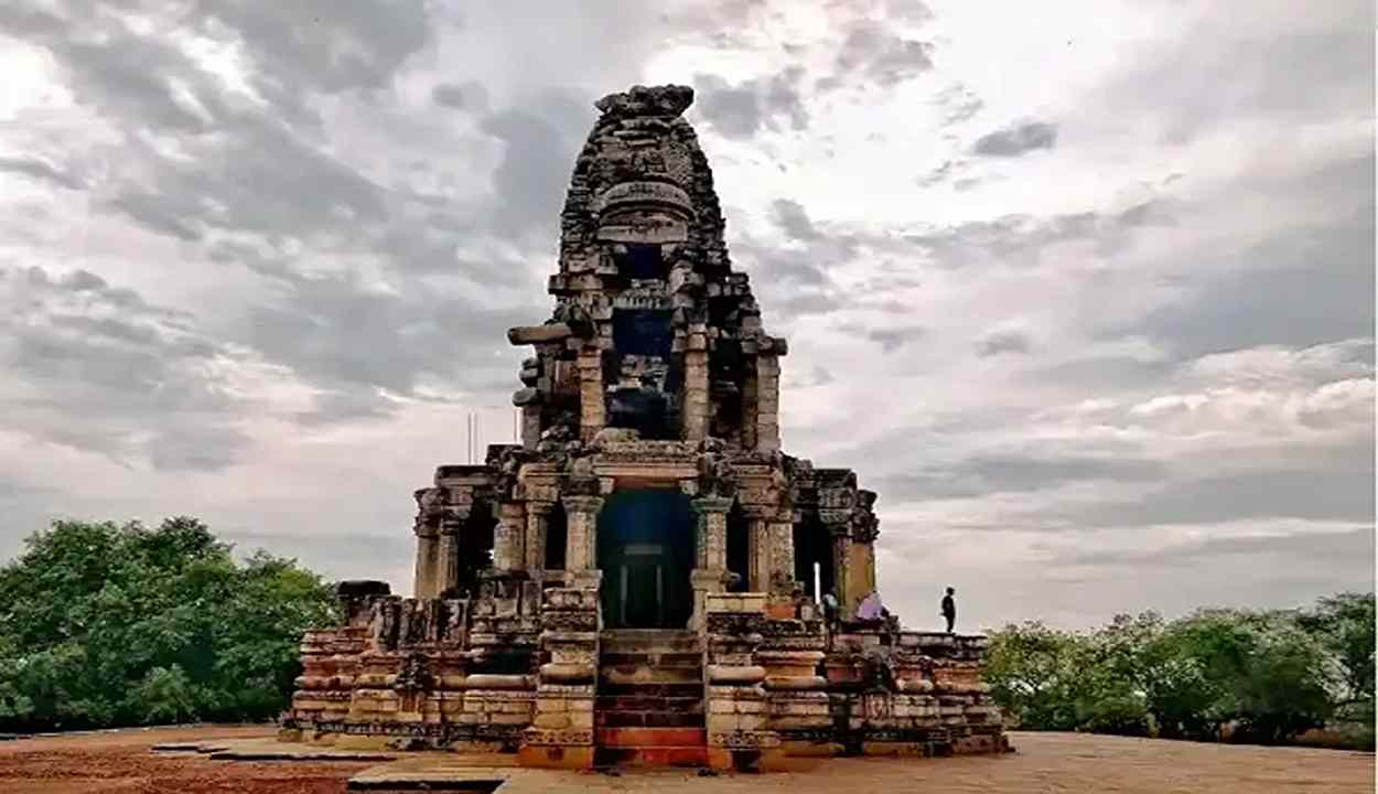Kakanmath Temple: How did ghosts build this temple overnight, know the ...